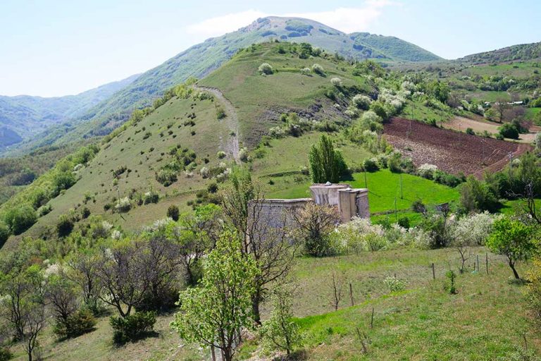 Castel Santa Maria e la Madonna della Neve: storie di terremoti e di vita